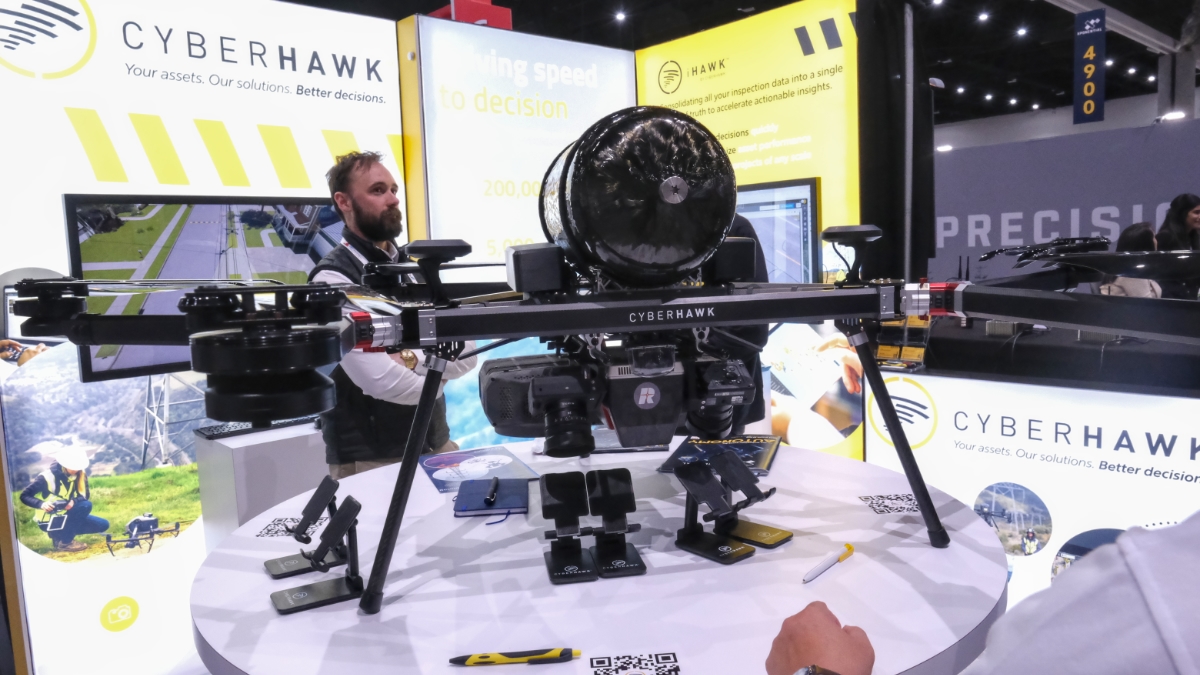 Cyberhawk、水素エネルギードローンと自社開発ソフトウェア「iHawk」を紹介 - ドローンジャーナル